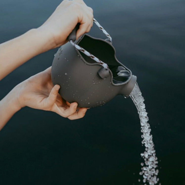 Scrunch USA Watering Can - Cool Grey – The Little Kiwi Co